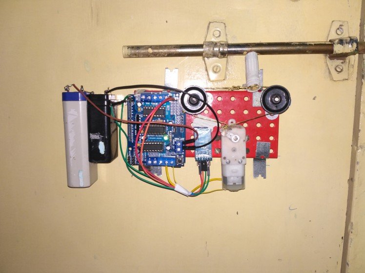 Automatic Door Locking System Controlled By Mobile